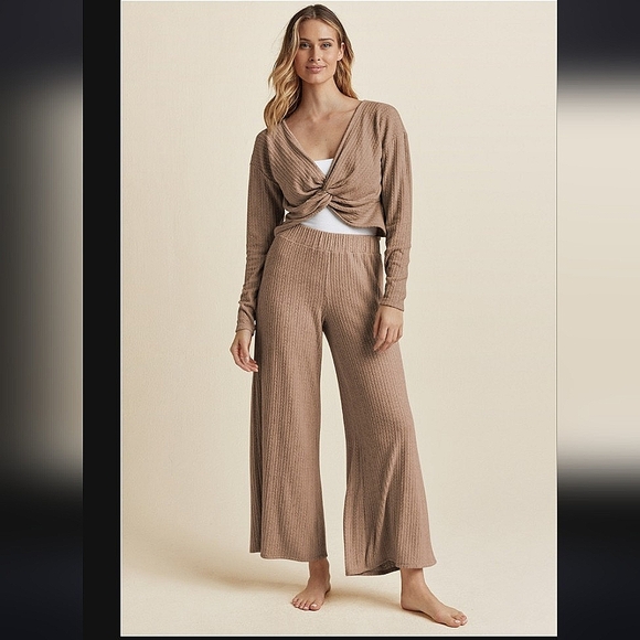VENUS | Pants & Jumpsuits | Venus Twist Front Cable Knit Crop Cozy ...